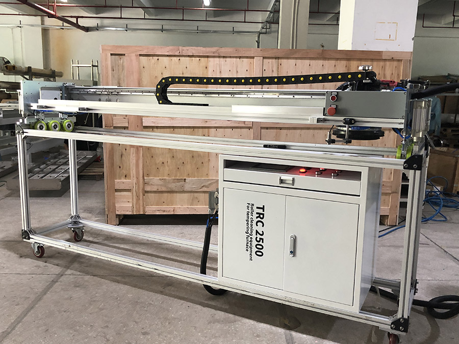 Roller cleaning machine for glass tempering oven - Fstechwin